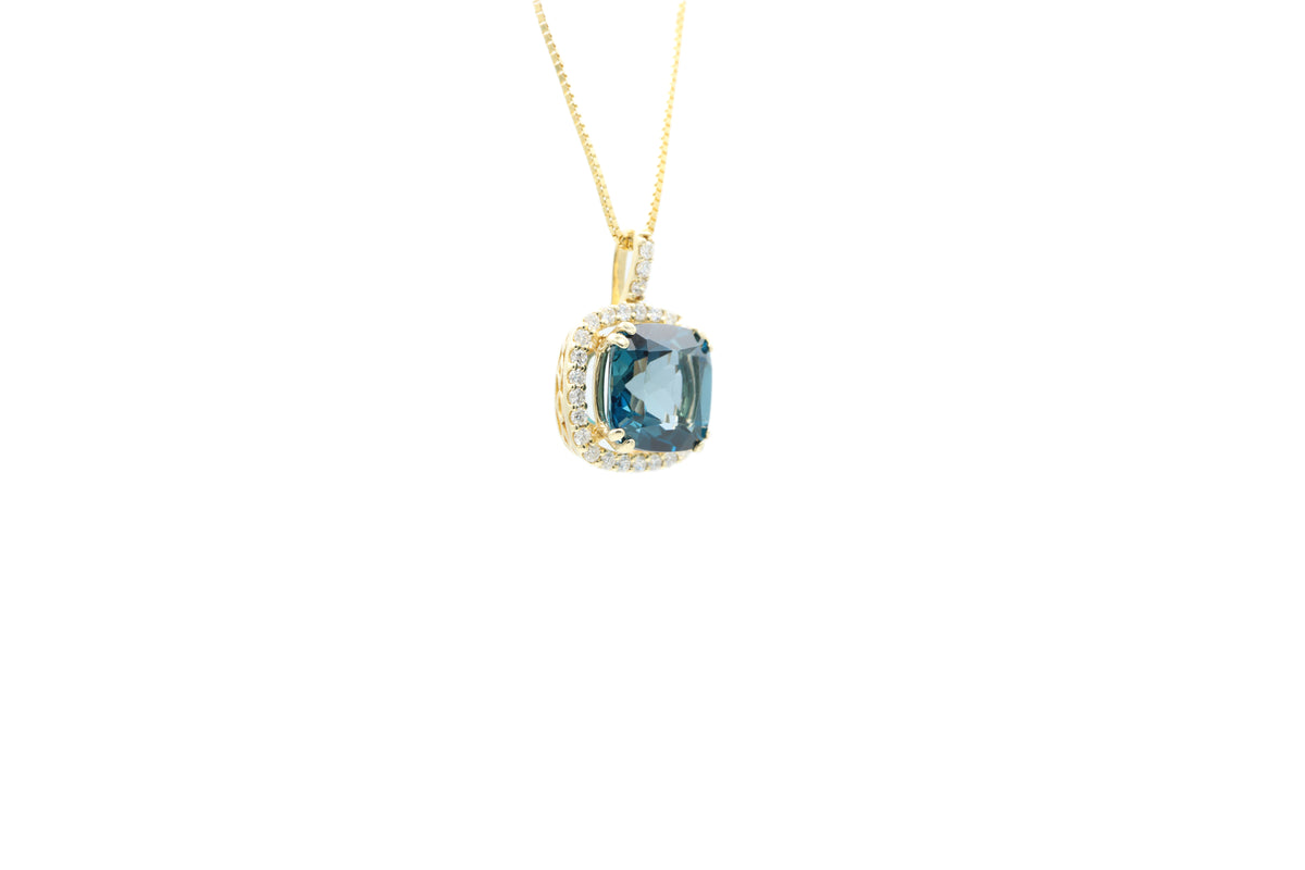 Necklaces & Pendants – LM Estate Jewelry
